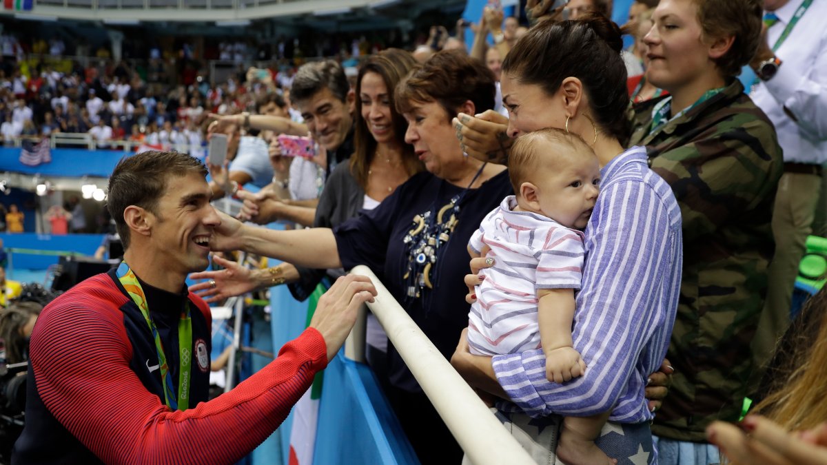 Phelps to Work as NBC Commentator, Correspondent at Olympics – NBC Chicago