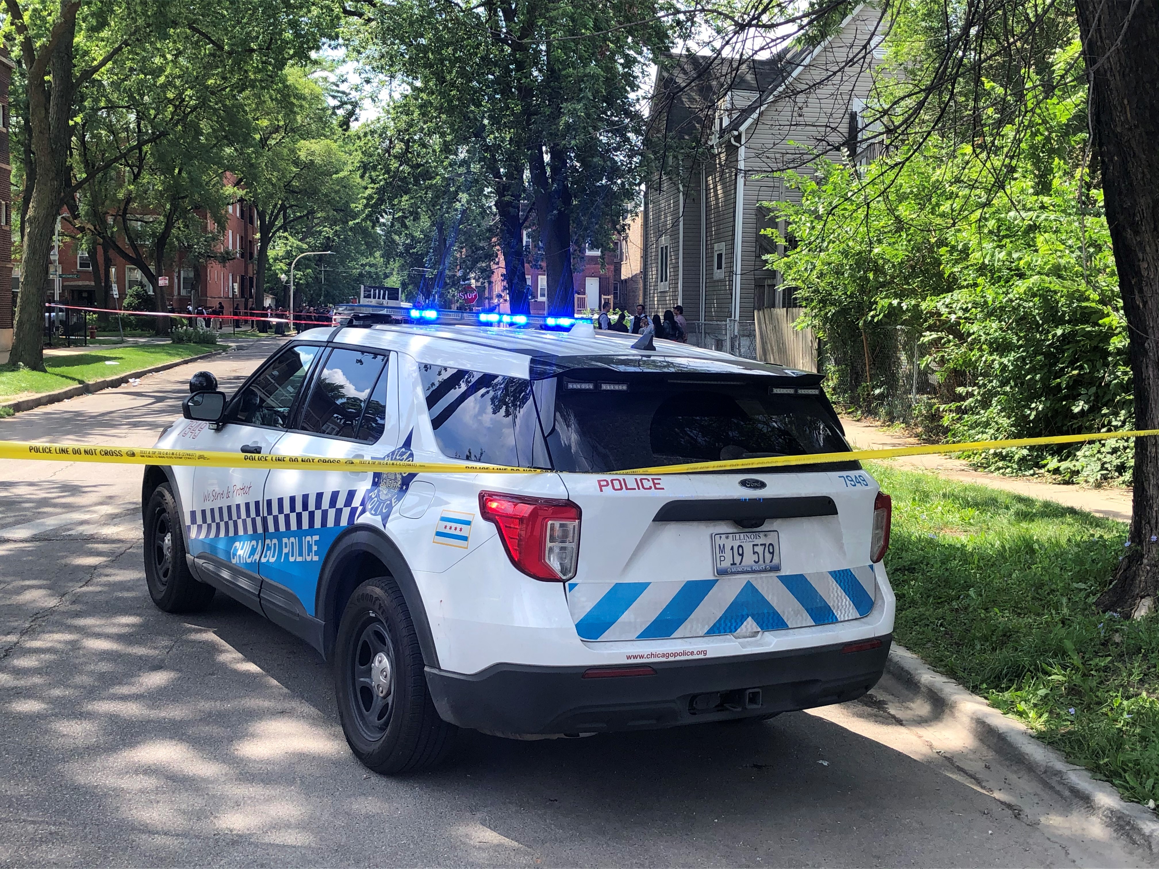 Chicago Police Identify Man Fatally Shot by Officers in West Garfield ...