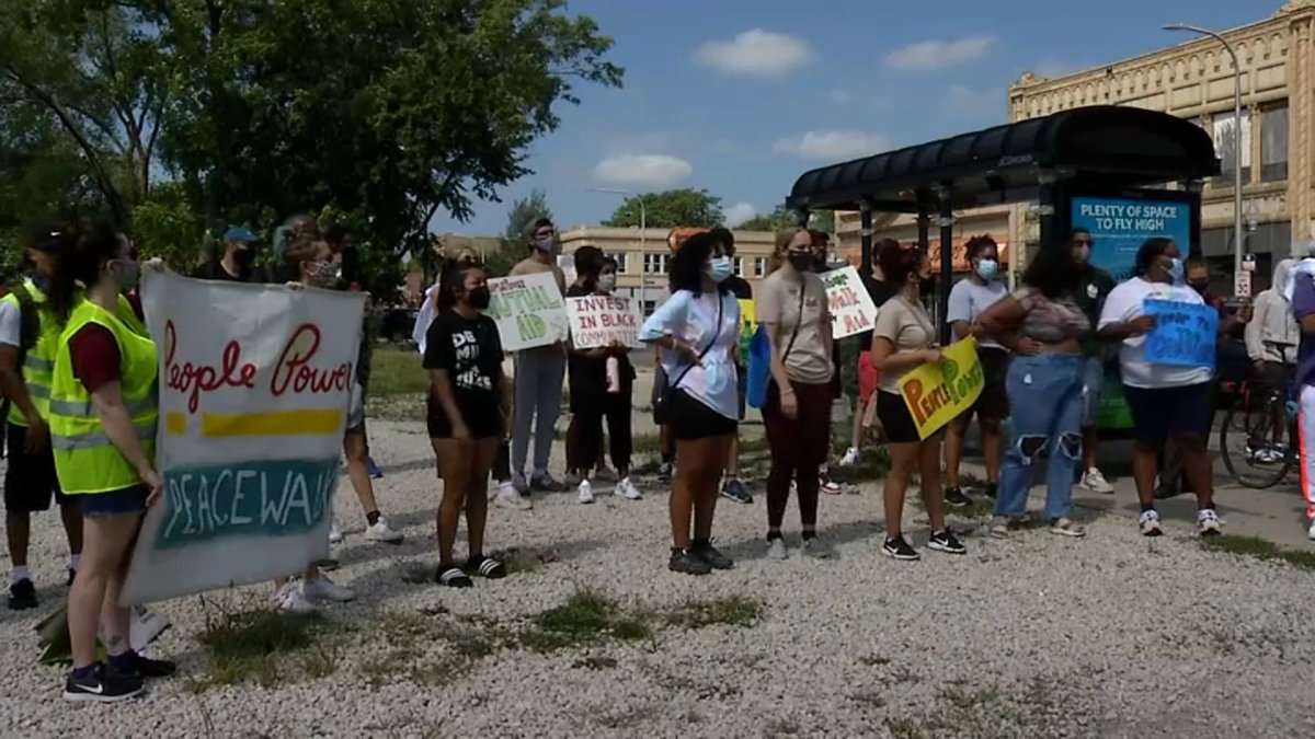 Chicagoans March for Peace in Wake of 3 Weekend Mass Shootings – NBC ...