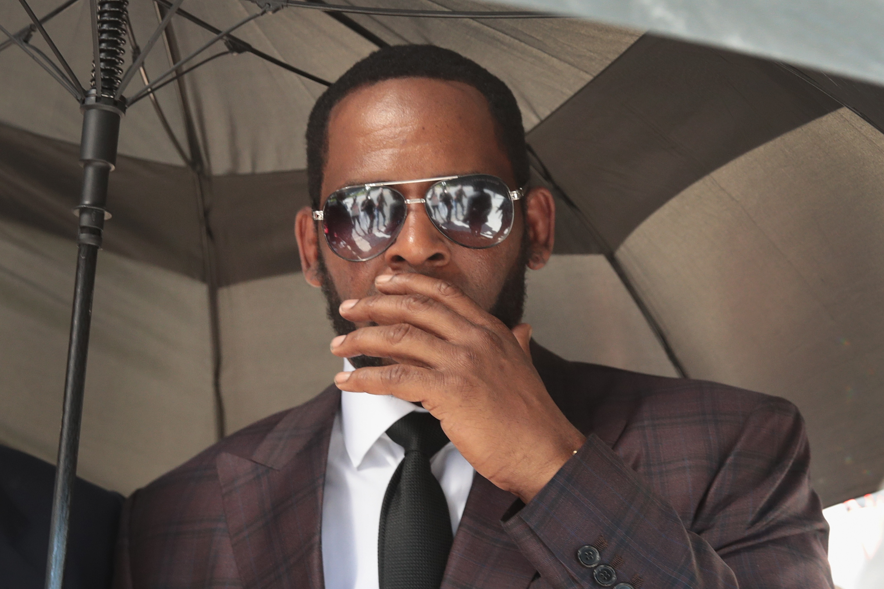 Timeline of R. Kelly’s Life, Lurid Rumor to Criminal Charges – NBC Chicago