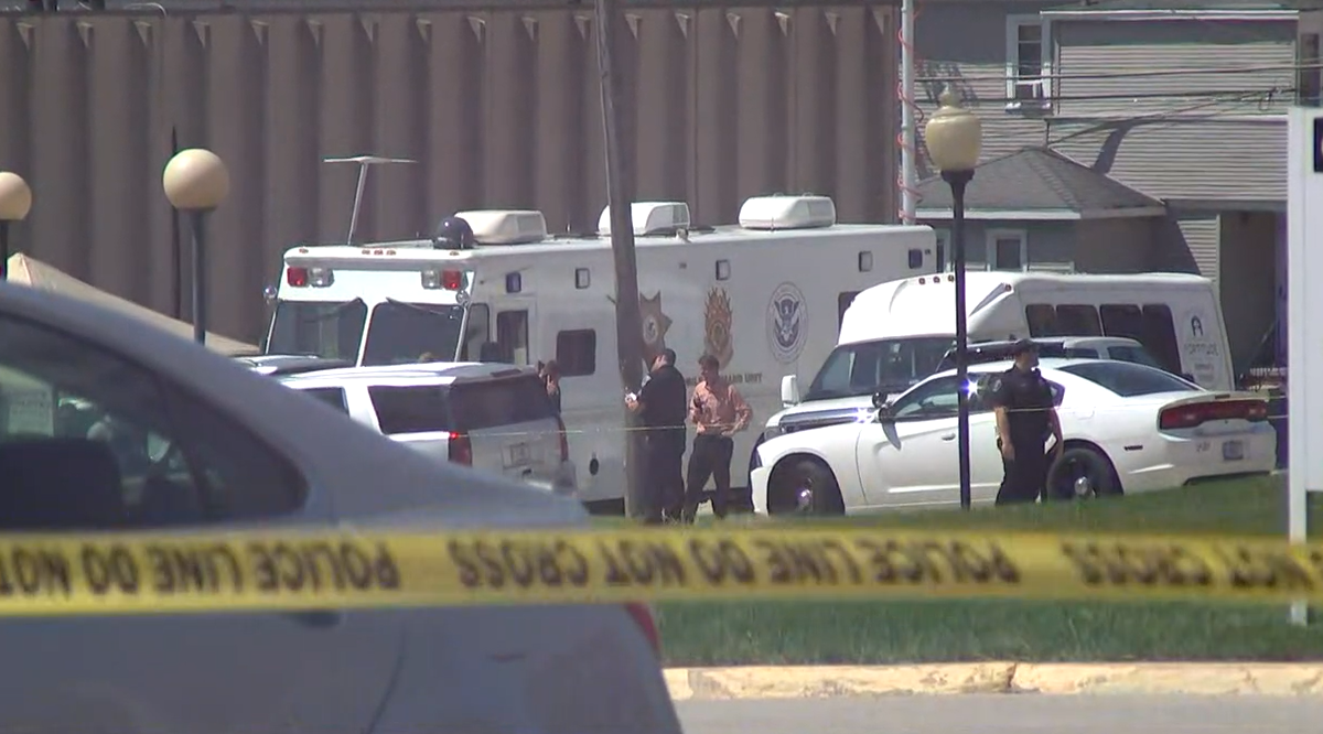 2 Dead, 1 Hurt in Shooting Near Kankakee County Courthouse, Officials ...