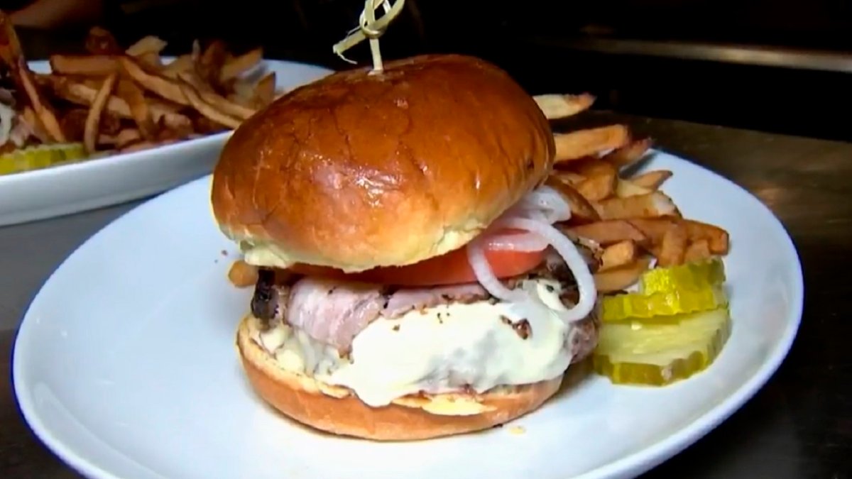Chicago chefs compete in grilling gourmet burgers as part of Hamburger ...