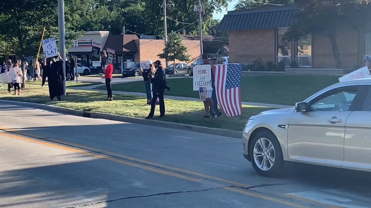Glen Ellyn School Mask Protests Continue, Cause Concern – NBC Chicago