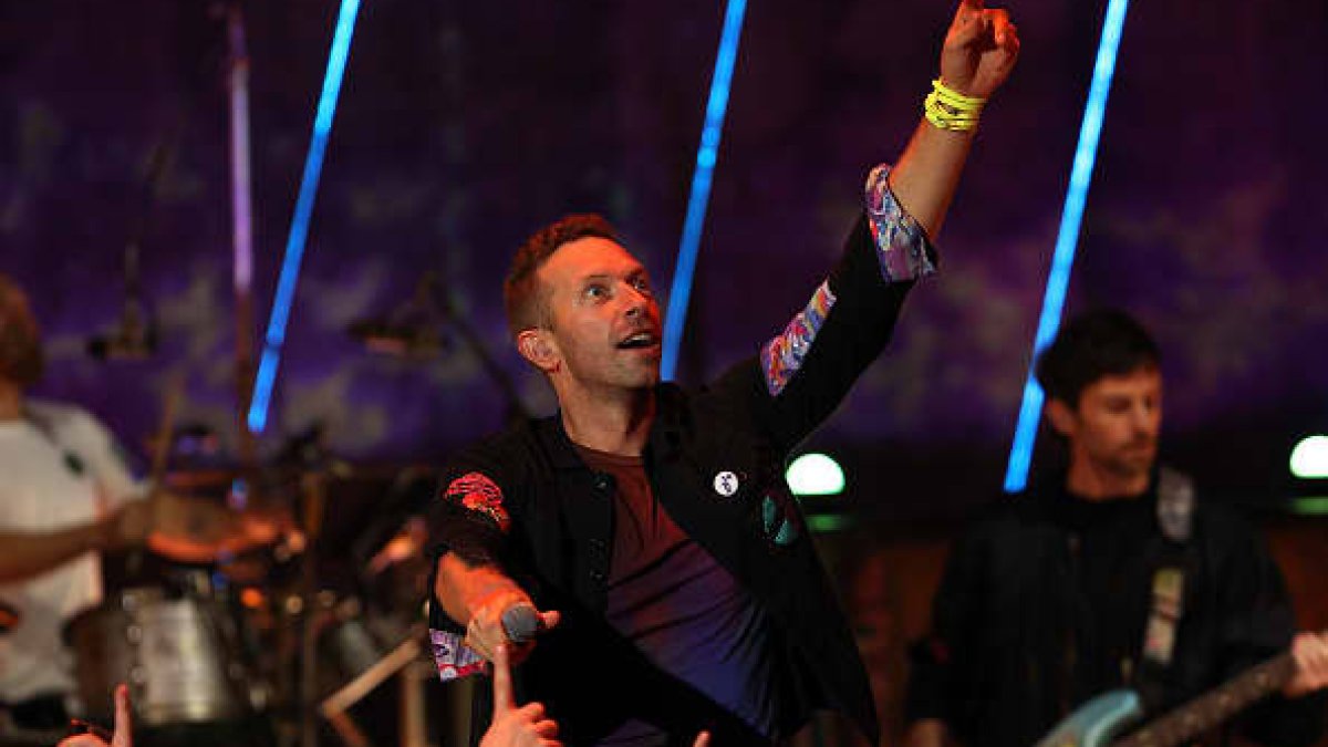 Coldplay Adds Second Chicago Concert Date at Soldier Field – NBC Chicago