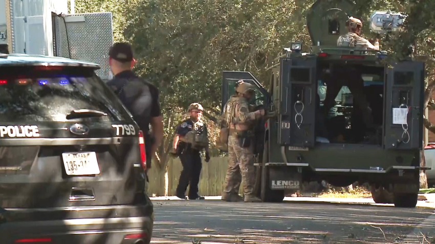 Citys Attempt To Cut Texas Mans Grass Leads To Gunshots Standoff