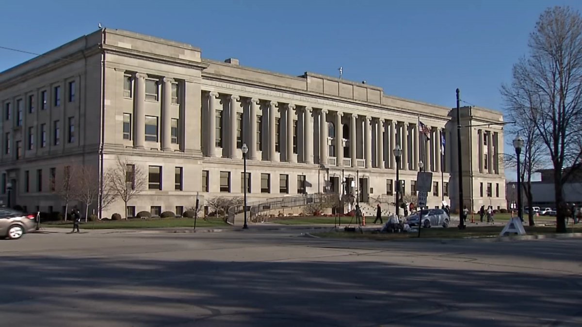 Kenosha Residents Hoping For ‘Peaceful’ Night After Rittenhouse Verdict ...