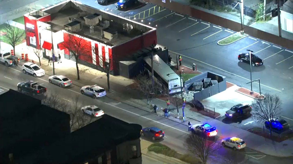 CTA Bus Driver Loses Control, Crashes Into Pilsen KFC, Police Say – NBC ...