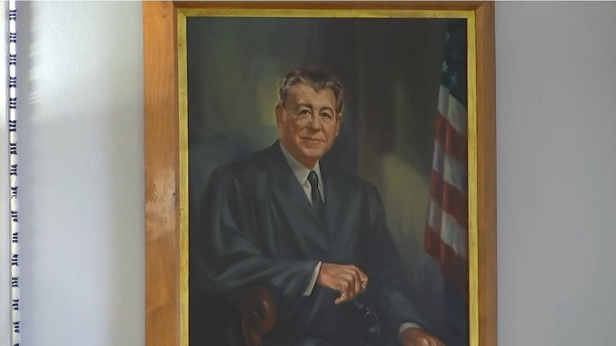 Here’s the Story Behind the Portrait Featured in Kyle Rittenhouse Trial ...