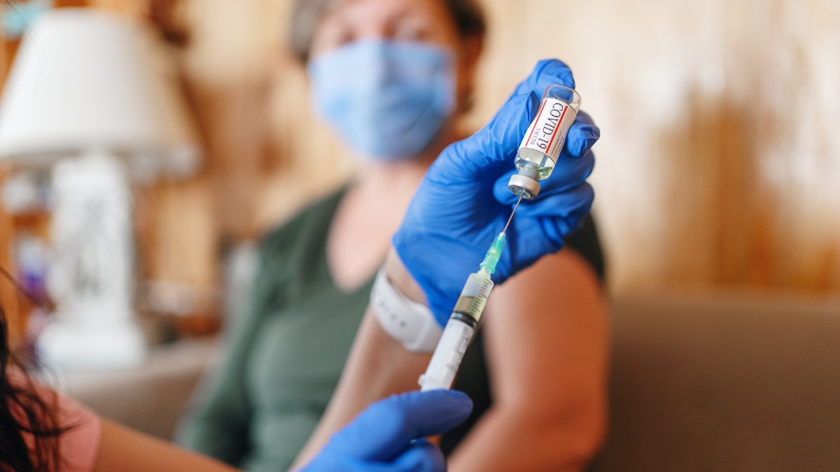 Illinois Coronavirus Updates: State COVID Metrics, Booster Shot ...