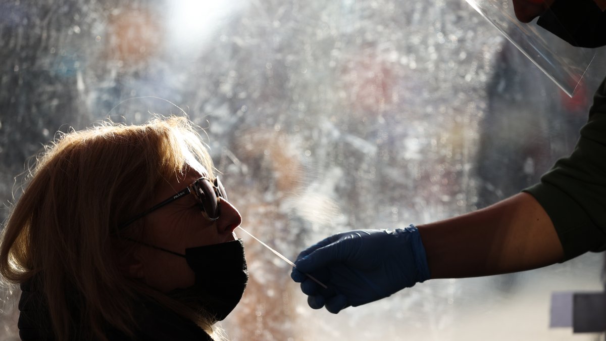 Omicron Symptoms: With Sore Throats Common, Should You Also Swab Your ...