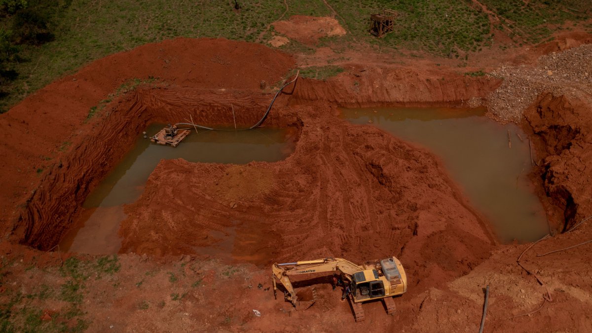 Aircraft, Fuel Key to Illegal Gold Mining in the Amazon – NBC Chicago
