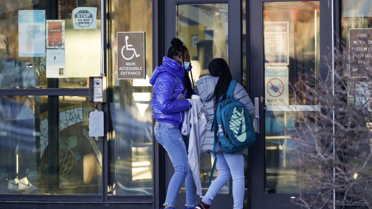 Illinois Coronavirus Updates: Remote Learning Debate, Testing Warning ...