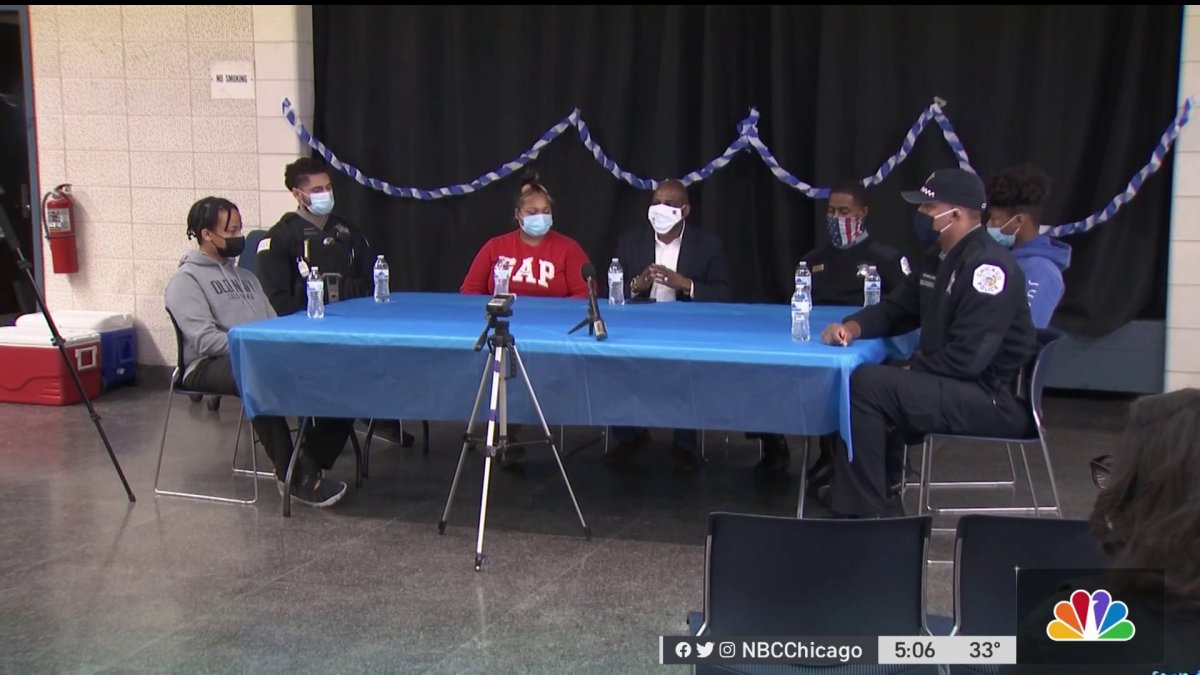 Brunch Seeks to Bridge the Gap Between Teens and Police – NBC Chicago