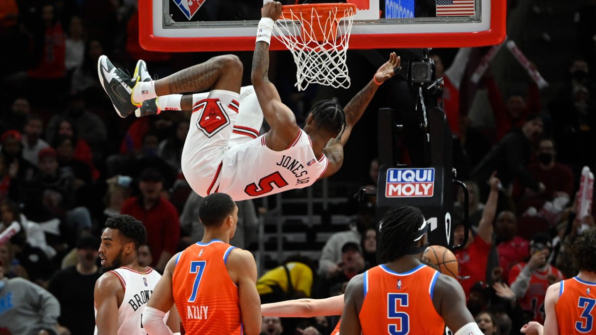 Derrick Jones Jr. Playing Through Pain for Shorthanded Bulls – NBC Chicago