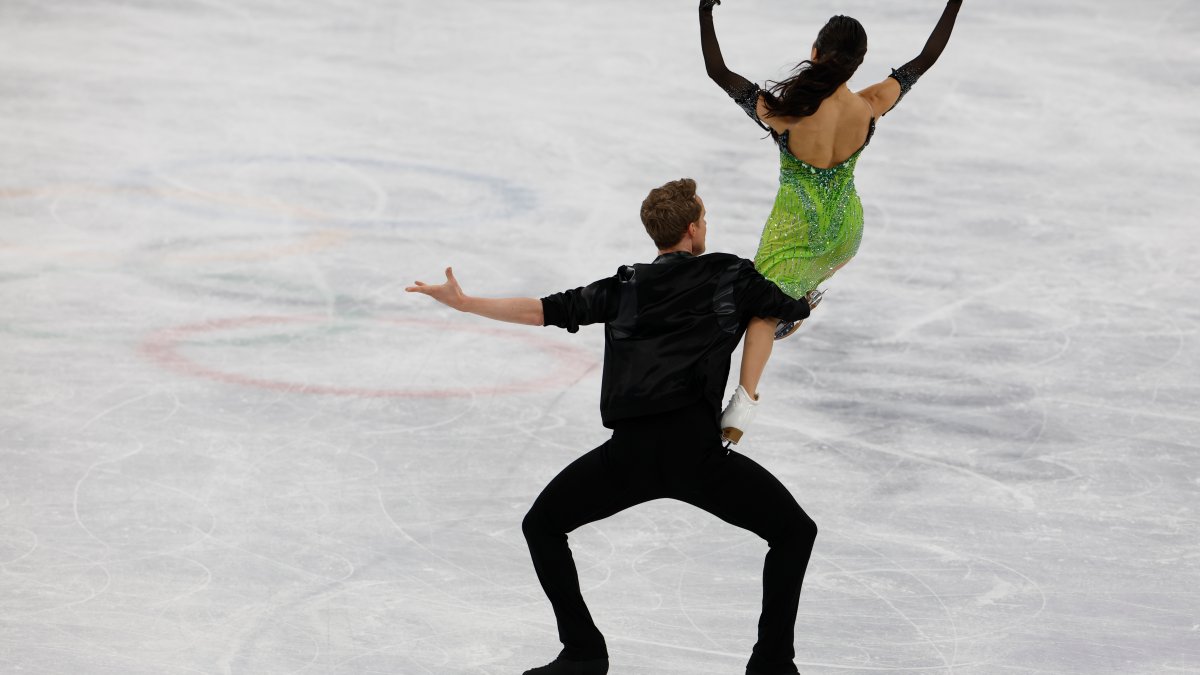 What is Ice Dancing and is It Different From Figure Skating? Here’s ...