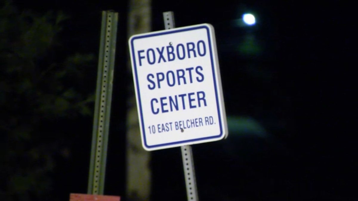 Foxboro Sports Center: USPHL Player Punches Referee – NBC Chicago
