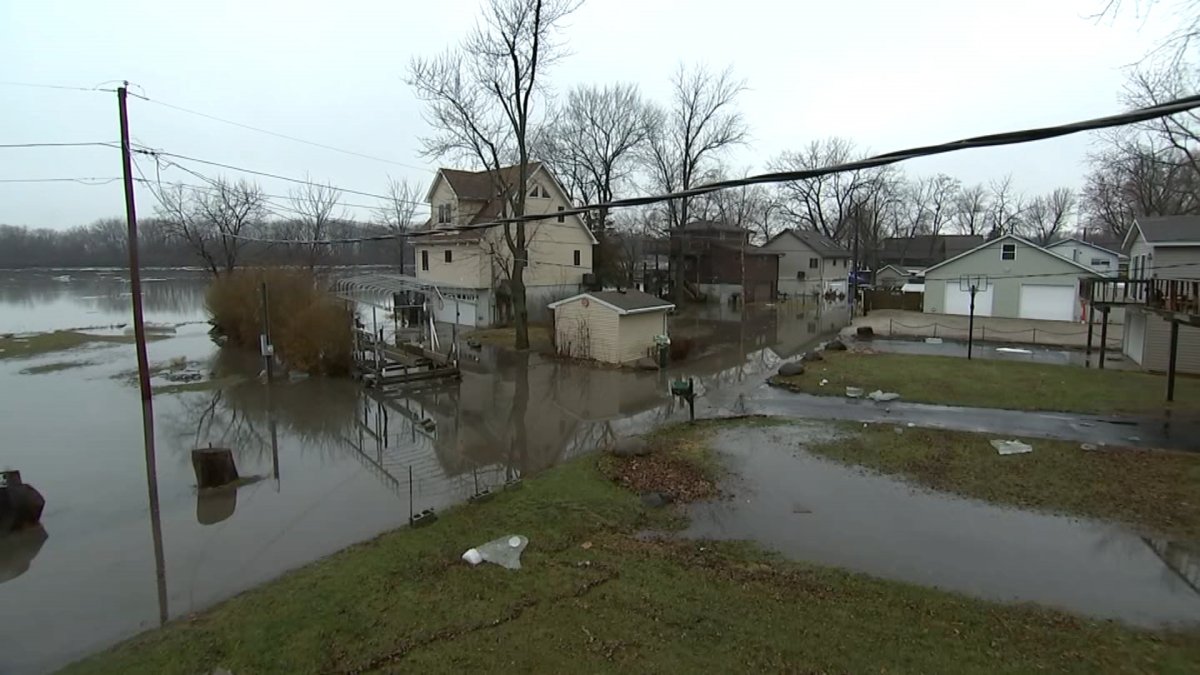 Officials, Residents Keep Wary Eye on Kankakee River Among Ice Jams and ...