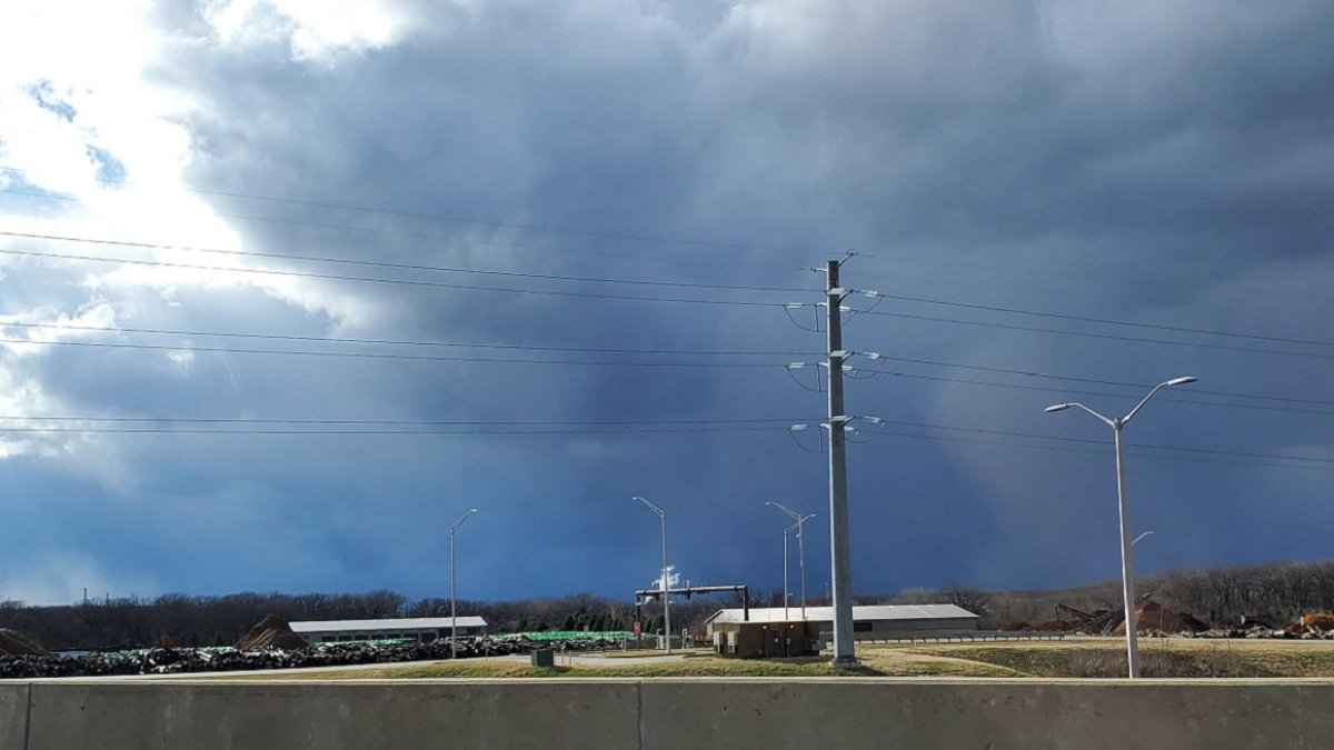 Wind Advisory: 45 MPH Wind Gusts Possible in Several Chicago-Area ...