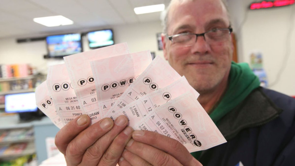 Here Are the Winning Numbers for Tonight’s $1 Billion Powerball – NBC ...