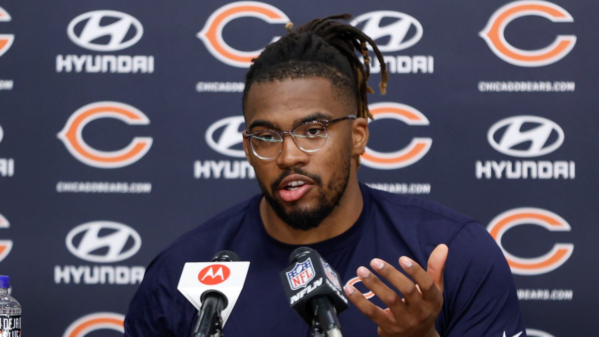 What Braxton Jones Learned Playing on Bears Starting Offensive Line ...