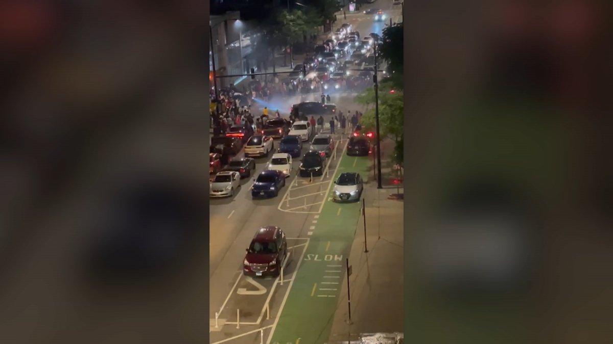 WATCH: Drivers in Chicago’s West Loop Neighborhood Street Racing in ...