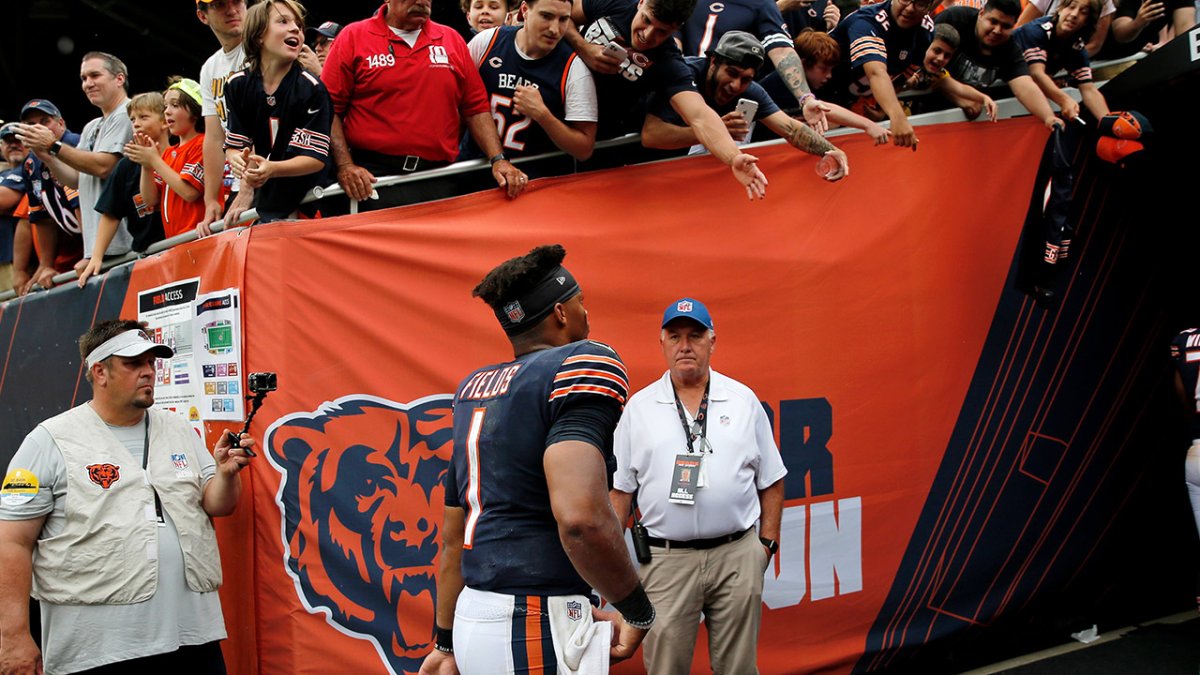 New Bears OT Riley Reiff Sees ‘a Lot Of’ Joe Burrow in Justin Fields ...