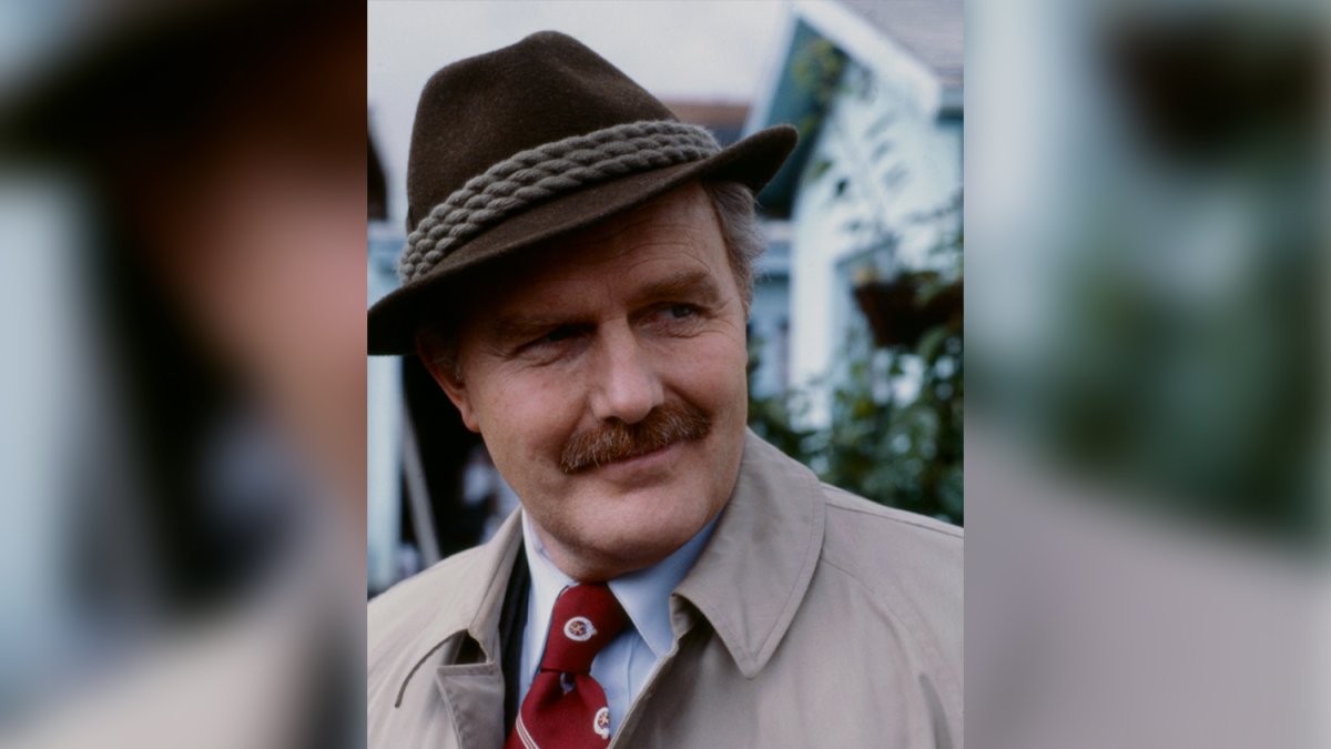 ‘Friends’ and ‘Seinfeld’ Actor Richard Roat Dead at 89 – NBC Chicago