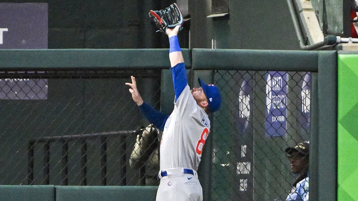 Cubs’ Ian Happ Gets Relief, ‘Lots of Hugs’ as Trade Deadline Passes ...