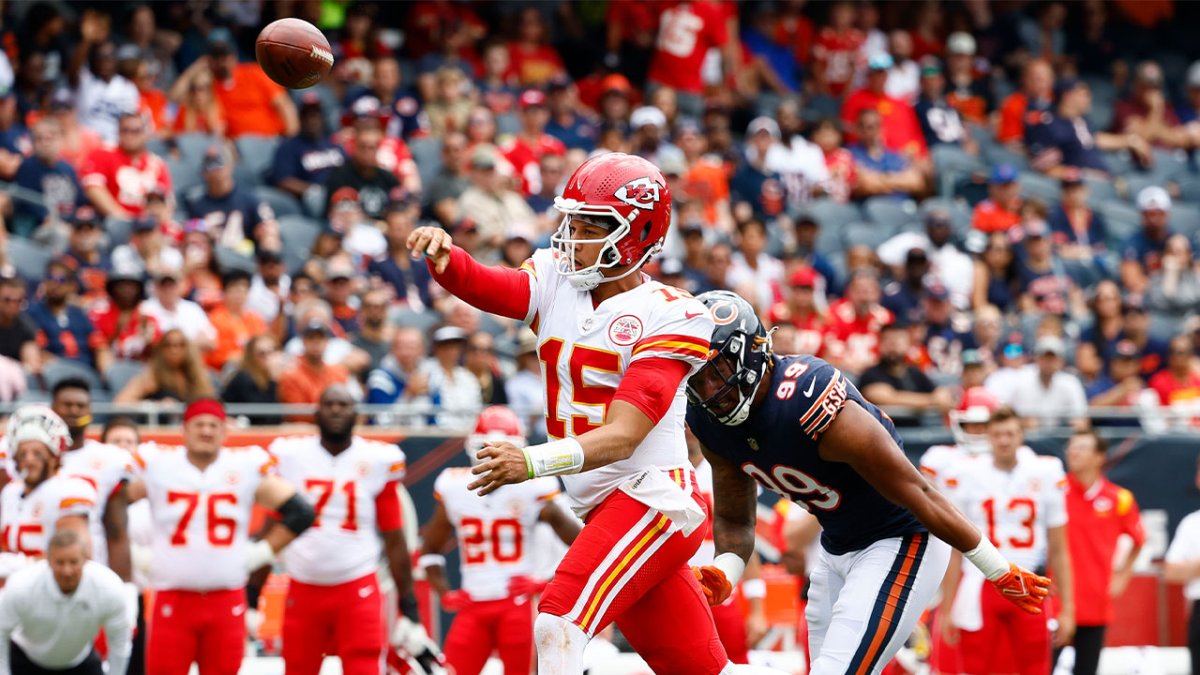 Patrick Mahomes Discounts Bears’ Grass Dilemma: ‘I Love Playing Here at ...