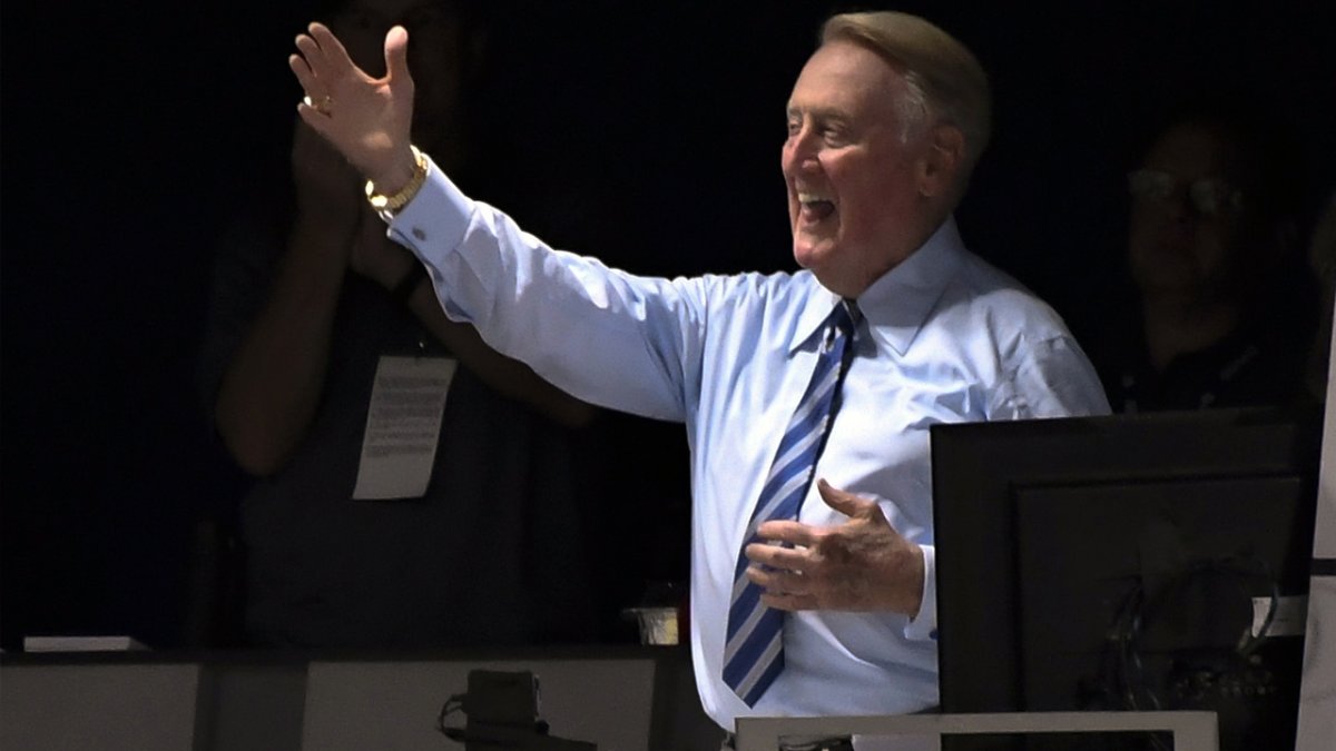 Vin Scully, Legendary Dodgers Broadcaster, Dies at Age of 94 – NBC Chicago