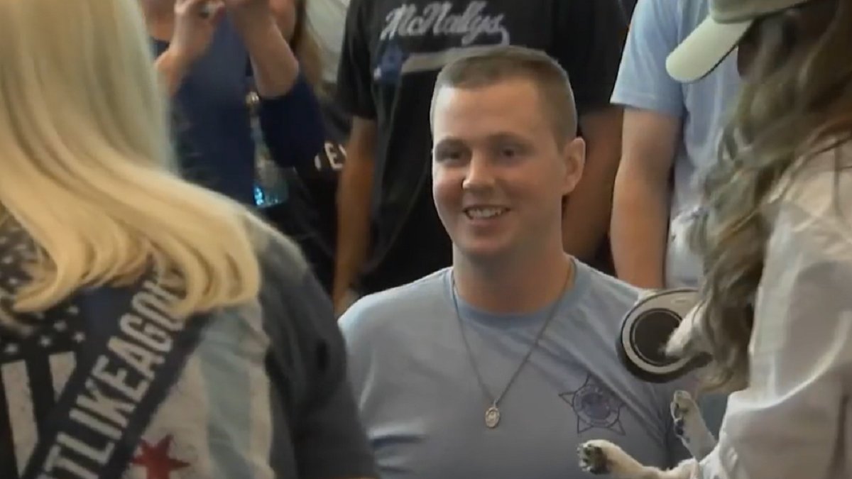 CPD Officer Danny Golden Heads Home After Being Paralyzed in Shooting ...
