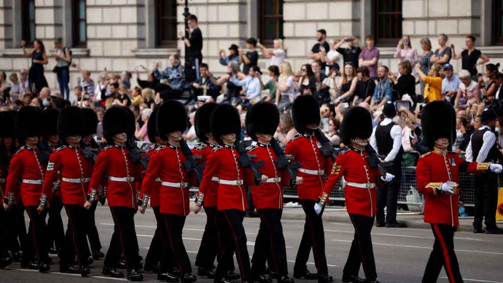 How to Watch Queen Elizabeth II's Funeral: Live TV, Streaming Options and More - Chicago news ...