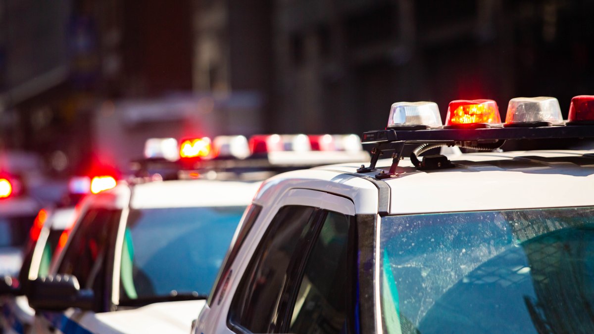 Upper East Side Brazen Car Chase Caught on Camera – NBC Chicago