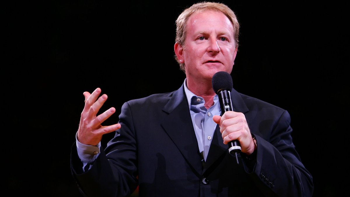 Phoenix Suns Owner Robert Sarver Begins Process of Selling Teams – NBC ...