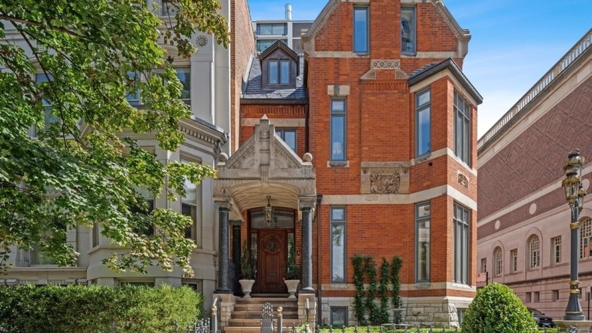 Chicago Mansion That Makes a Cameo in ‘Ferris Bueller’s Day Off’ On the ...