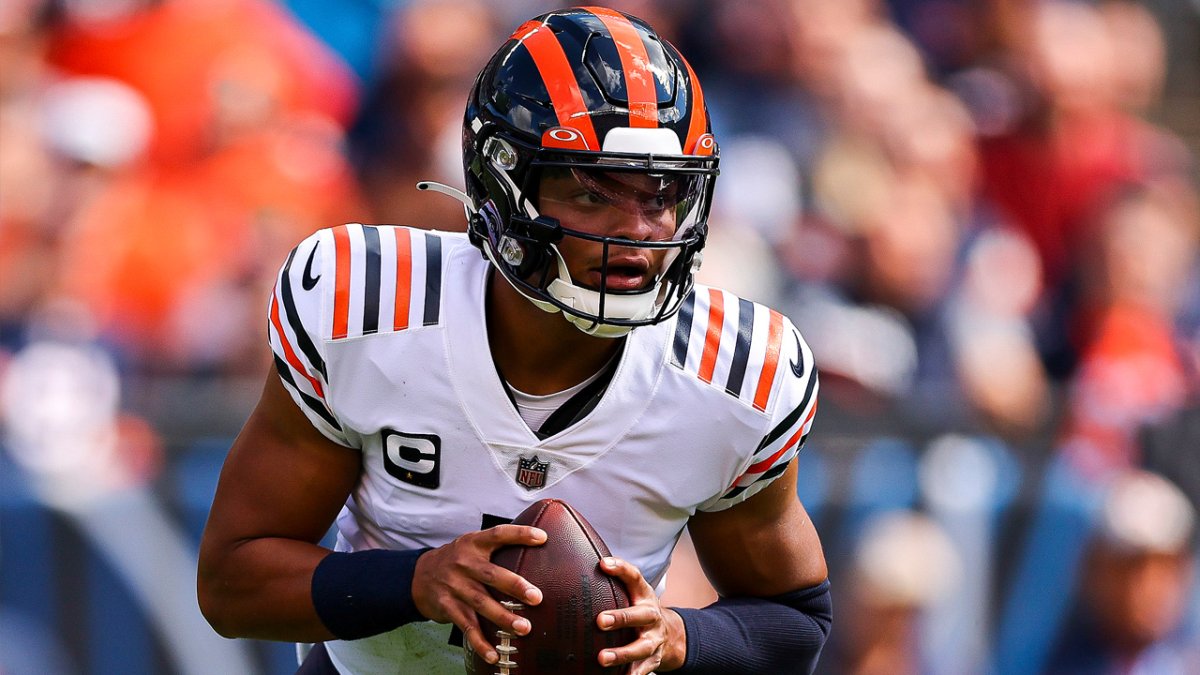 Justin Fields’ Interception Vs. Texans Was ‘Brilliant Play’ With Missed ...