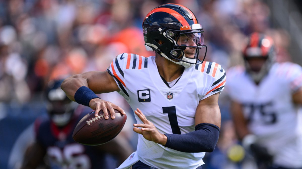 Bears Week 3 Overreactions: Justin Fields’ Struggles Cause for Panic ...