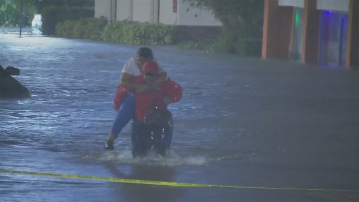 Orlando Reporter Rescues Woman From Car Stuck in Flood – NBC Chicago