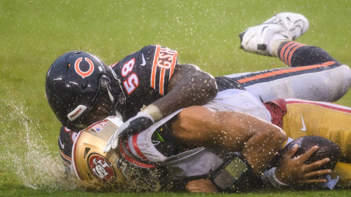 Roquan Smith ‘Felt Like a Little Kid’ Playing in the Rain During Bears ...