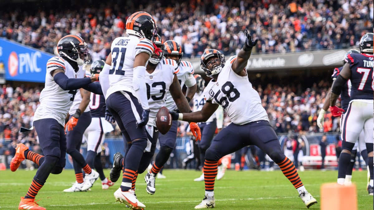 Roquan Smith Sends Loud, Clear Message With Game-Winning Pick Vs ...