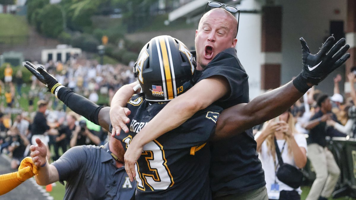 Watch Appalachian State’s Improbable Walk-Off Hail Mary Vs. Troy – NBC Chicago