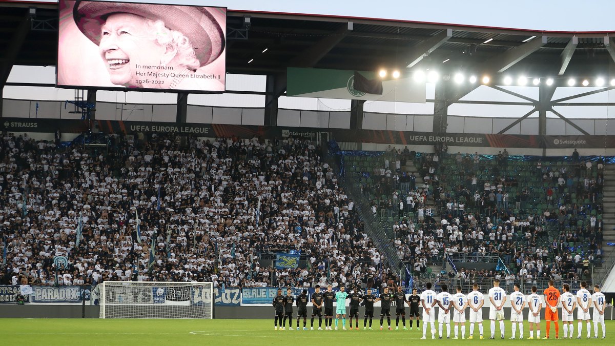 Sports world pays respect to Queen Elizabeth II’s death – NBC Chicago
