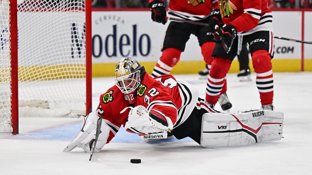 10 Observations: Alex Stalock Impresses But Blackhawks Fall to Red ...