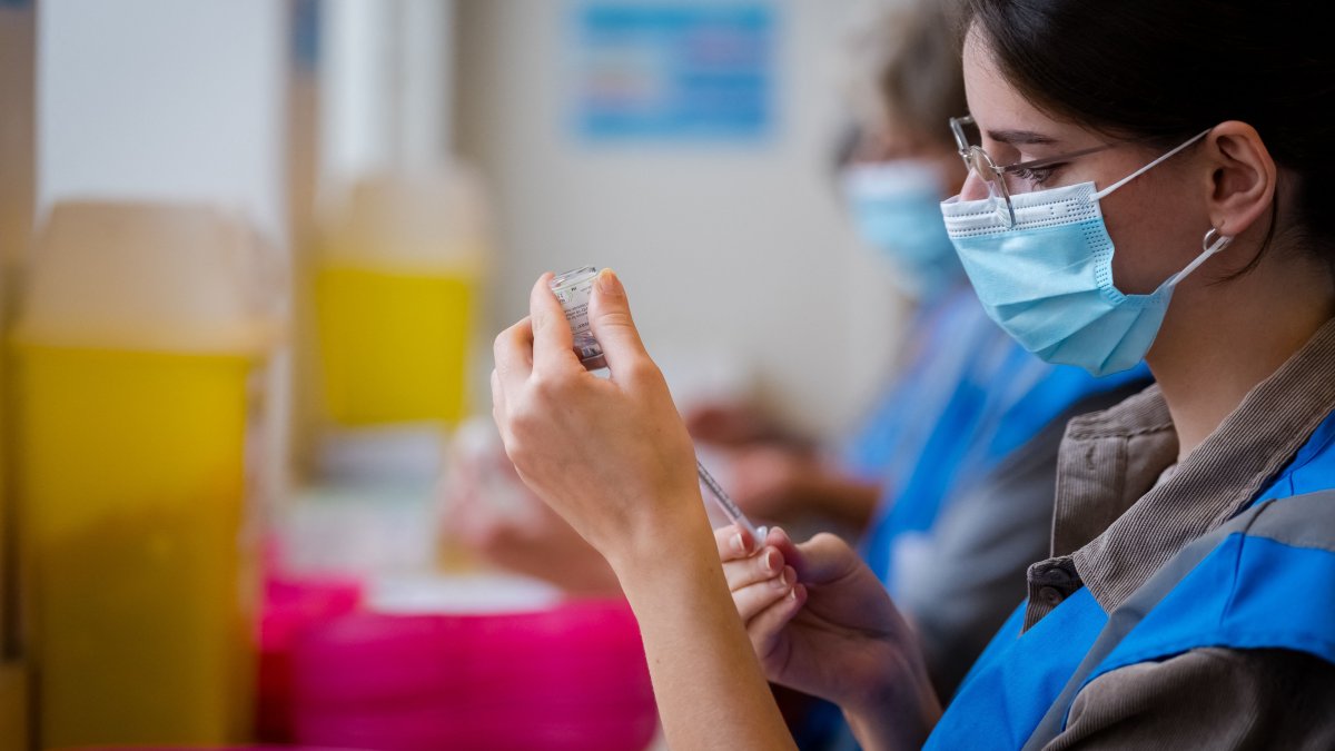 Illinois Coronavirus Updates: COVID Boosters for Kids, Predicting a ...