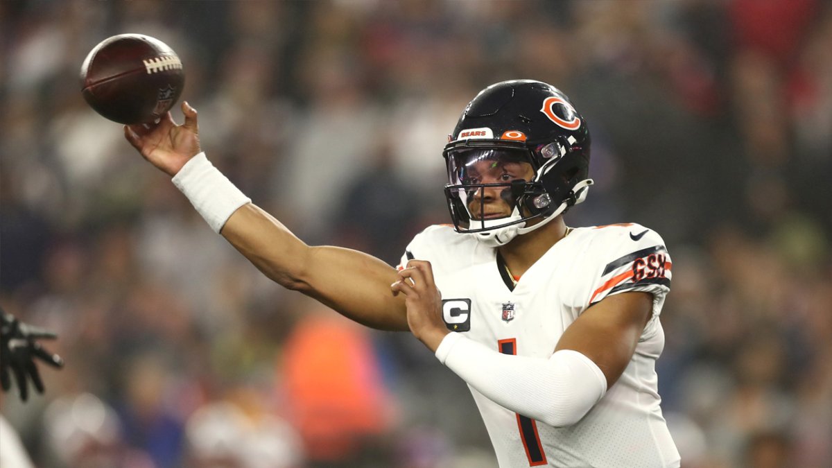 Justin Fields’ Impressive Screen to Khalil Herbert Proof of Bears ...