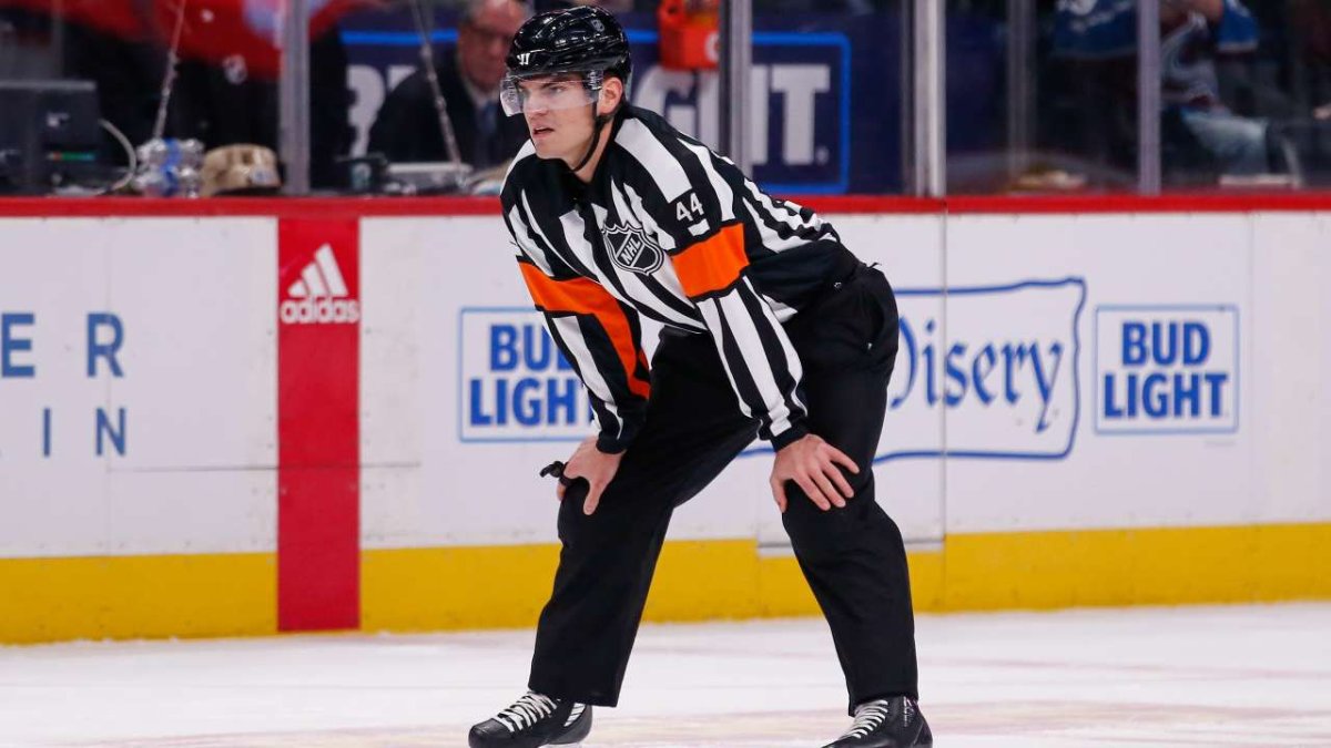 How Much Are Referees in the NHL Paid? – NBC Chicago
