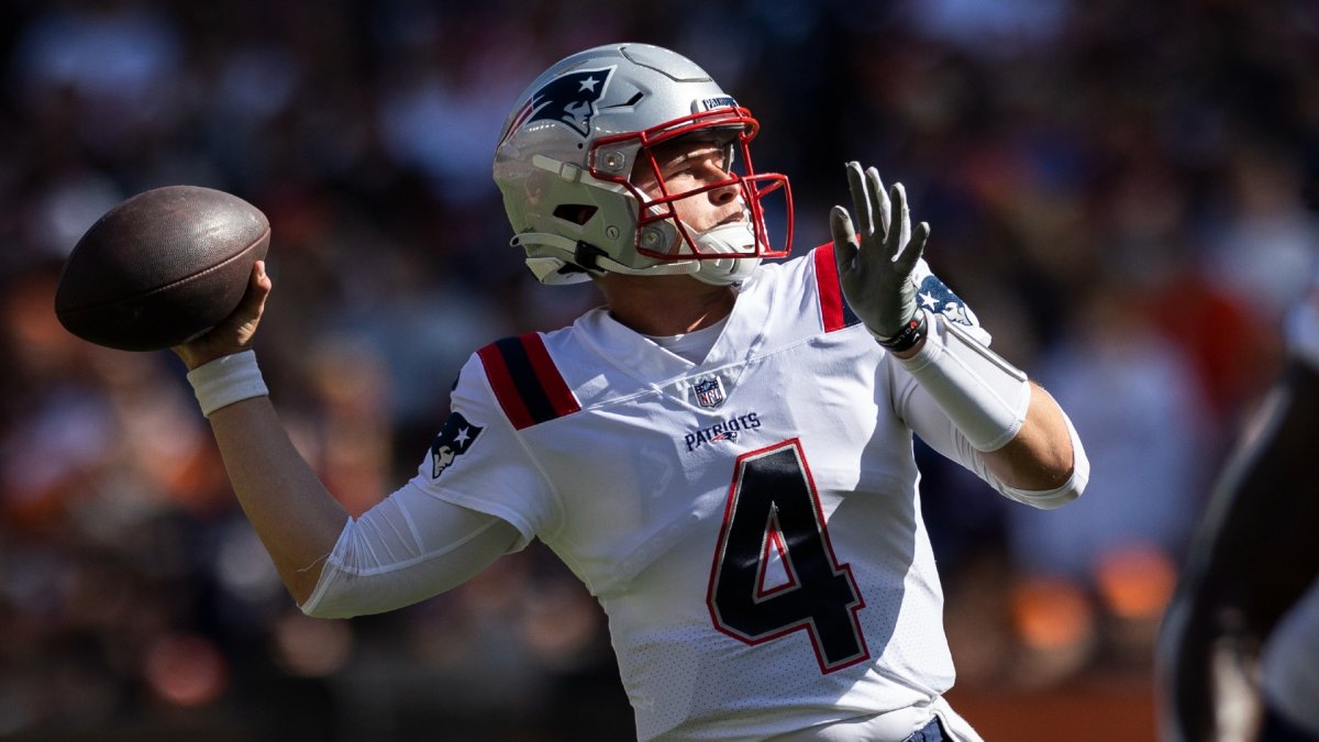 Who Is Bailey Zappe? Meet Patriots Rookie Quarterback Facing Bears in ...