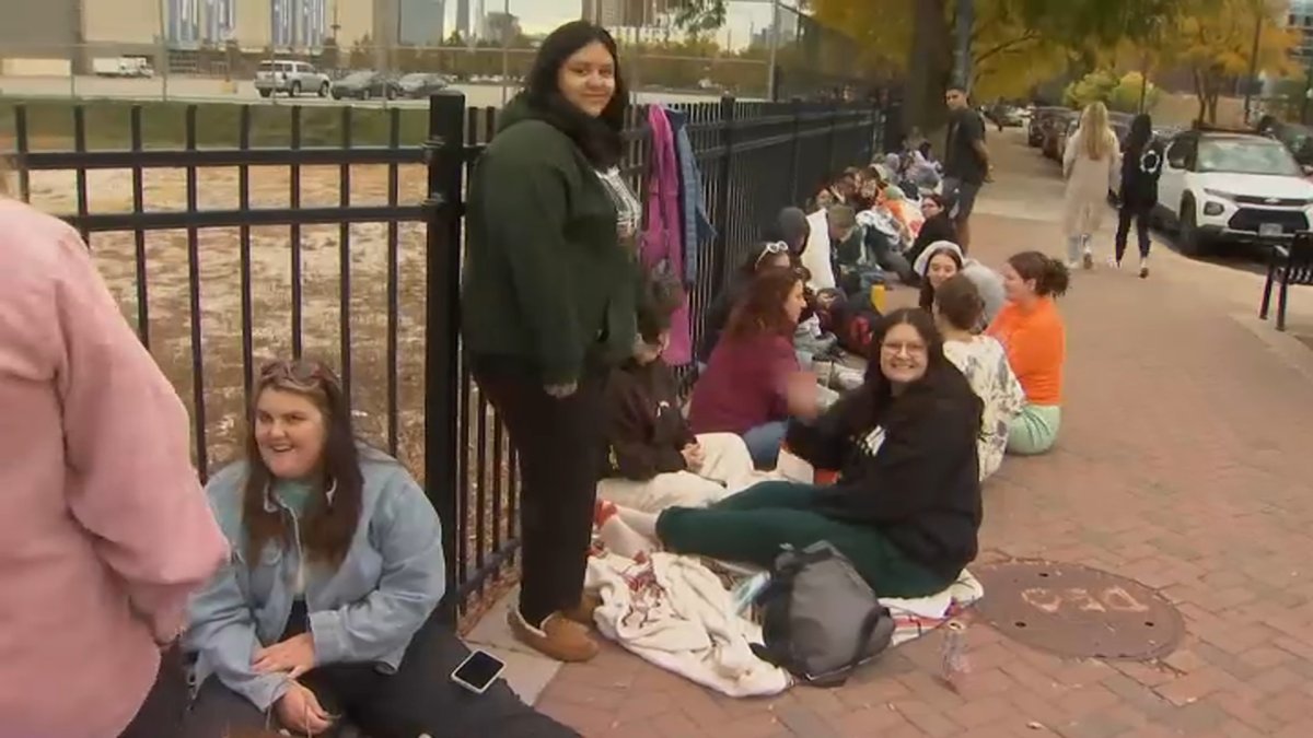 United Center Confirms Remaining Harry Styles Shows Will Proceed As ...