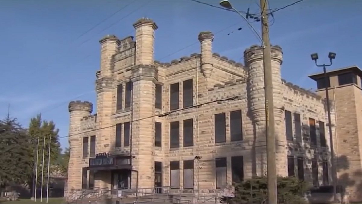 Joliet Haunted Prison Offers Spooky Experience – NBC Chicago