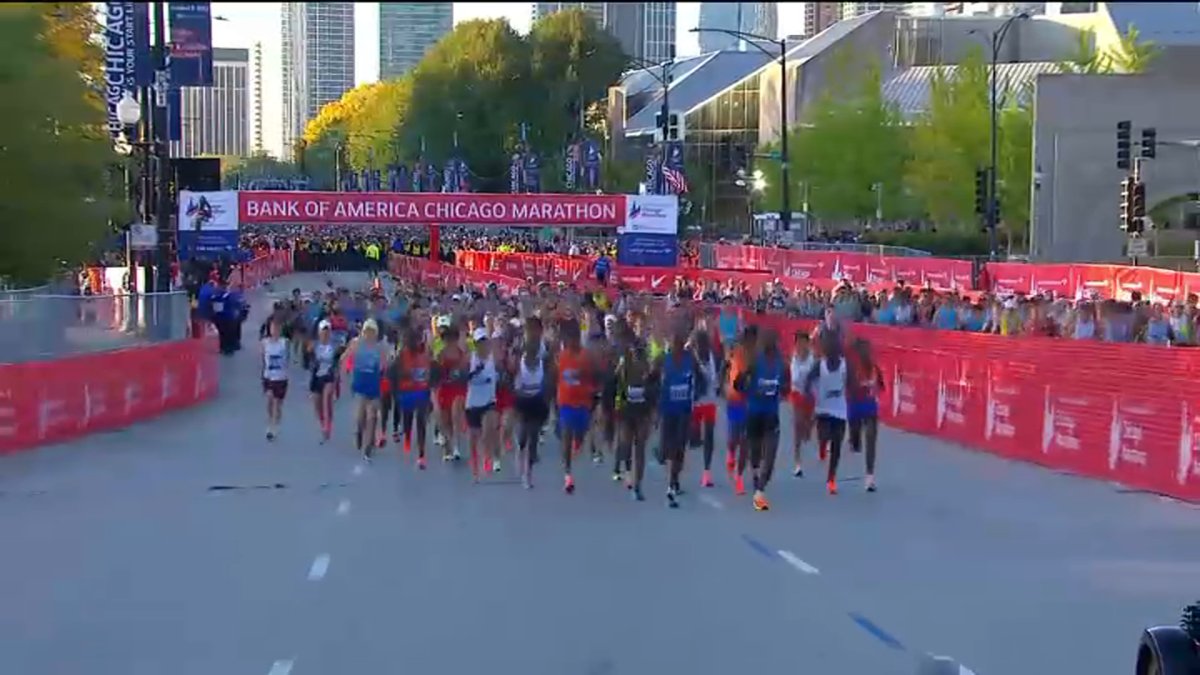 Watch: Elite Runners Step Off in the Bank of America Chicago Marathon ...